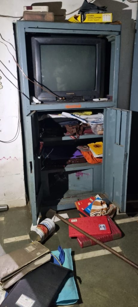 चोरों ने व्यापारी को बंधक बनाकर दिया वारदात को अंजाम - Jhabua Live News ...