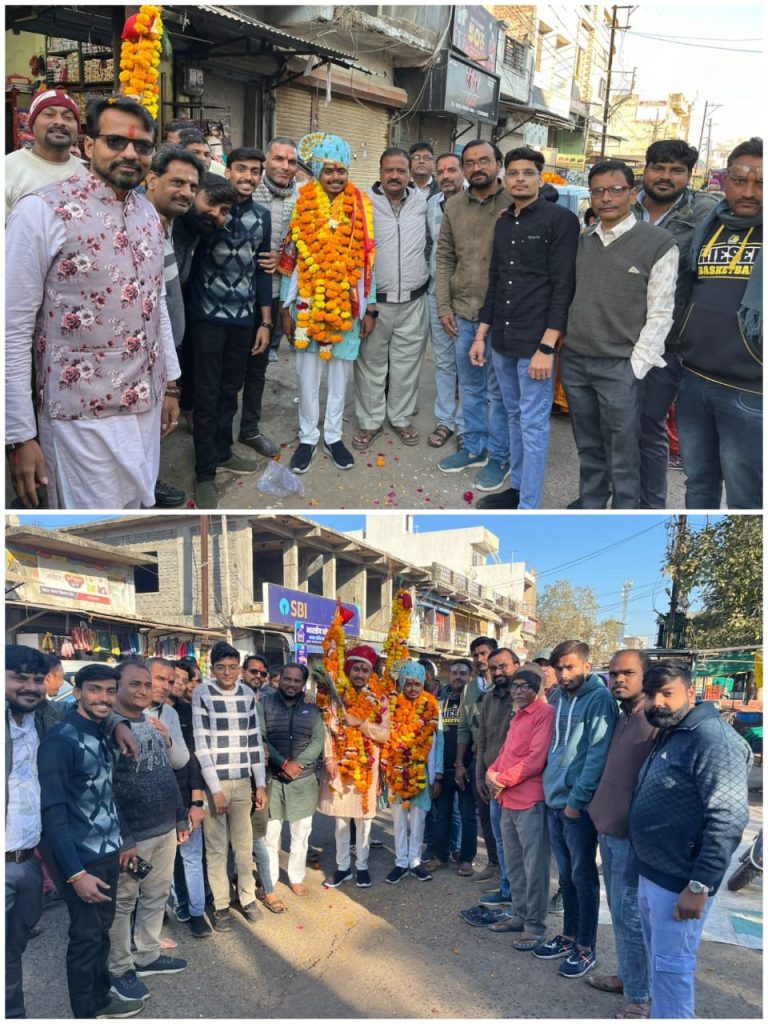 आशुतोष राठौड़ और श्याम प्रेमी मित्र ऋतुल प्रजापत पैदल यात्रा कर ...